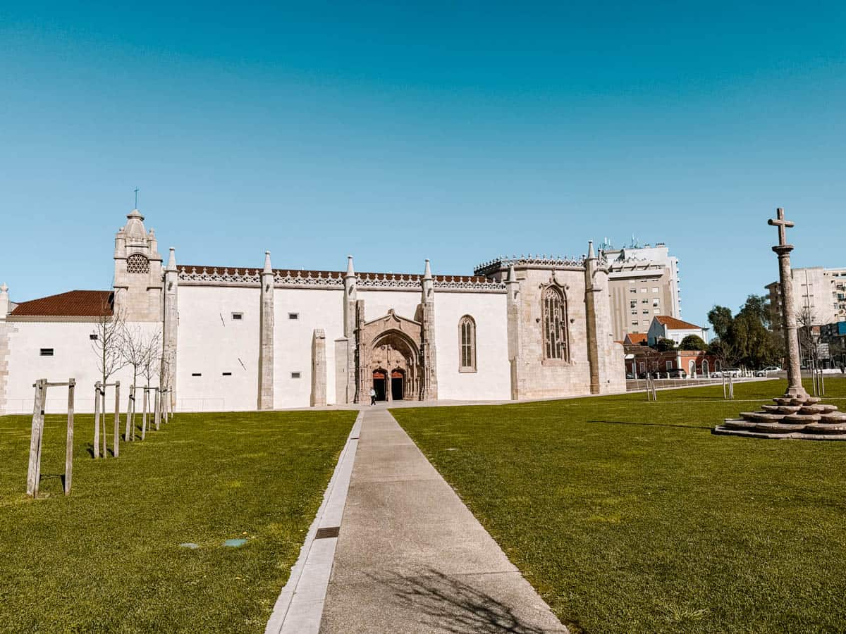 25 Beautiful and best things to do in Setúbal Portugal